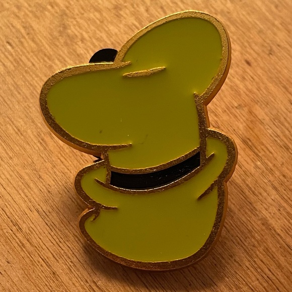 Disney | Jewelry | Disney Parks Official Goofy Trading Pin | Poshmark